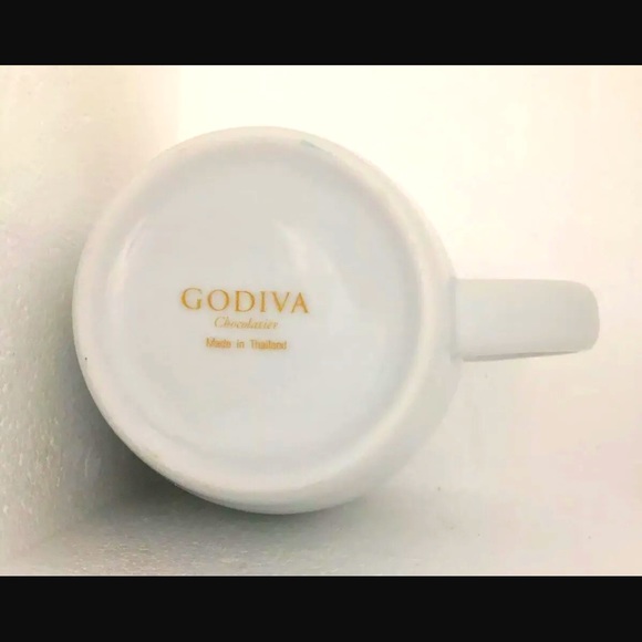 Godiva | Kitchen | Godiva Chocolatier White Red Gold Crest Logo Coffee ...
